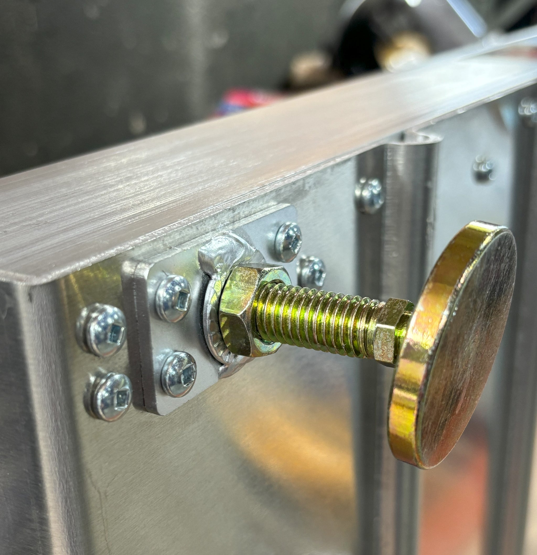 Roll Off Levelers for 4" Scales - Set of 4 - Made in the USA – TrakkRats